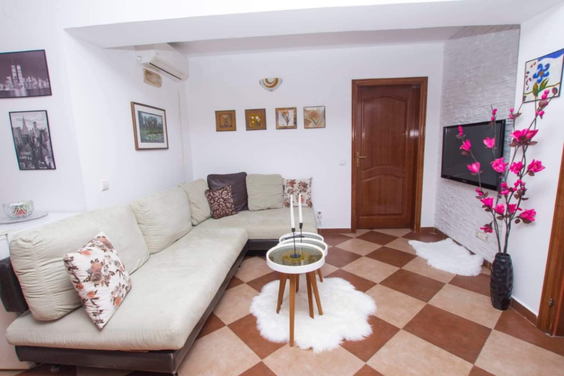 Prodaja, dvosoban stan, 60m2, Centar, Bar | Estitor