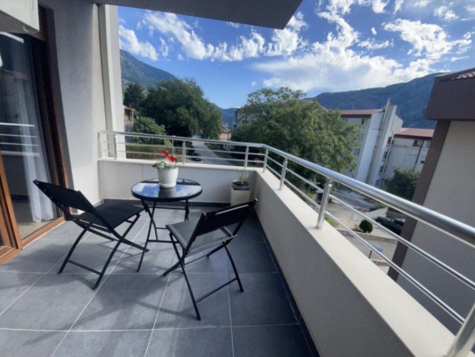 Prodaja, trosoban stan, 98m2, Dobrota, Kotor | Estitor