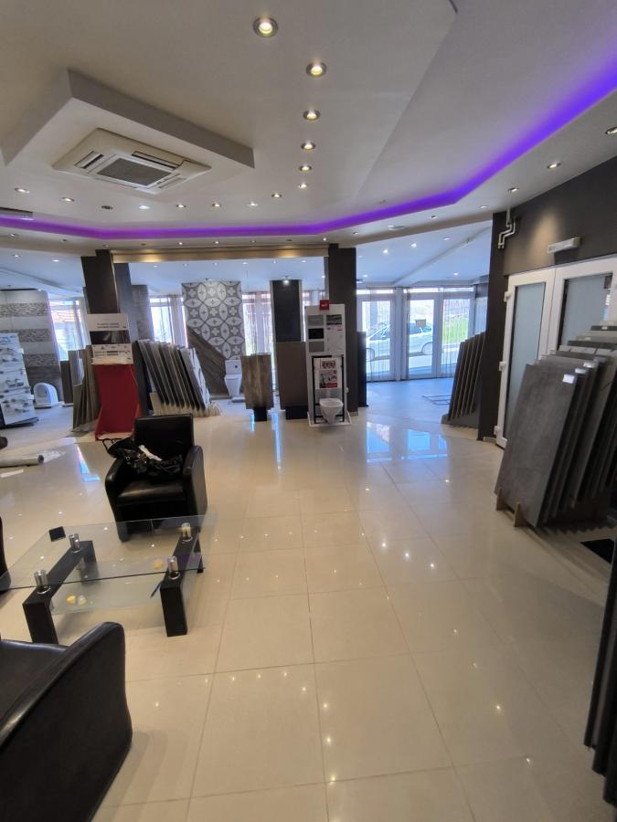 Izdavanje, poslovni prostor, 240m2, Filmski Grad, Beograd | Estitor